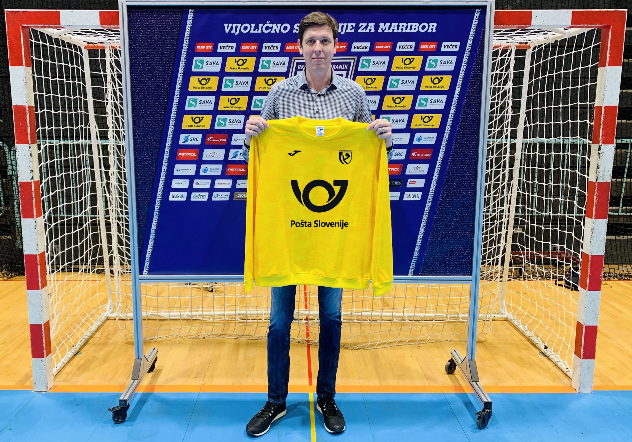 Maribor pripeljal vratarja, ki se v 1. NLB vrača po 14 letih - ROKOMET.net Maribor pripeljal vratarja, ki se v 1. NLB vrača po 14 letih - ROKOMET.net